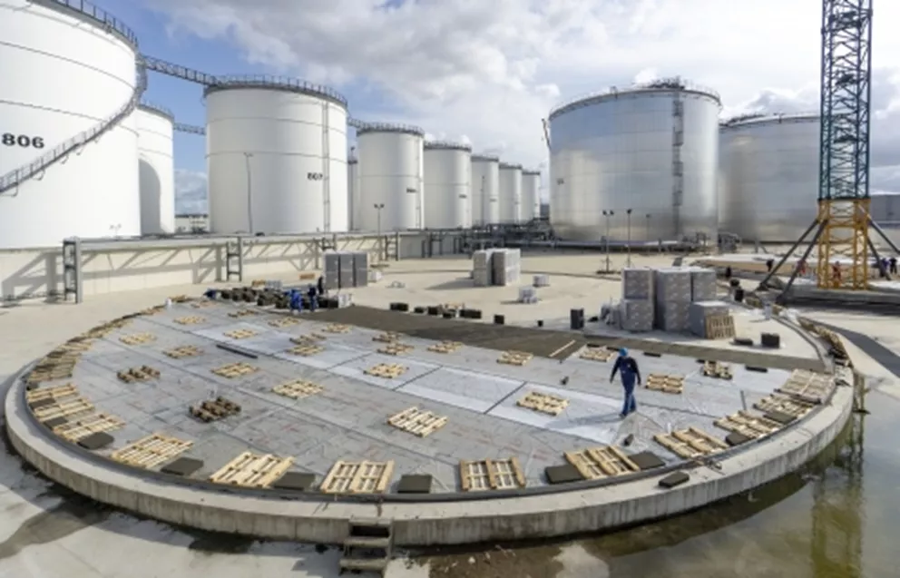 High temperature storage tank bases