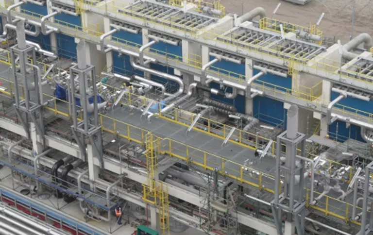 LNG piping and equipment