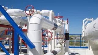 Dual temperature process piping and equipment