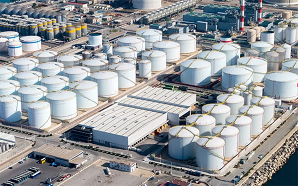 Low temperature tank wall and roof
